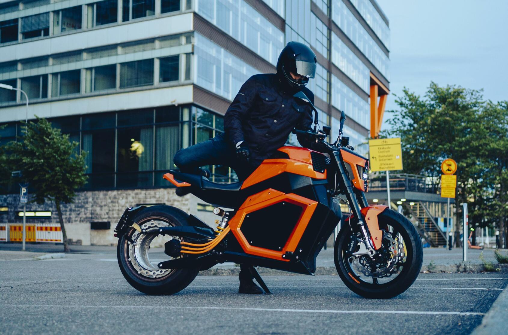 Electric rockets on two wheels | Naratek